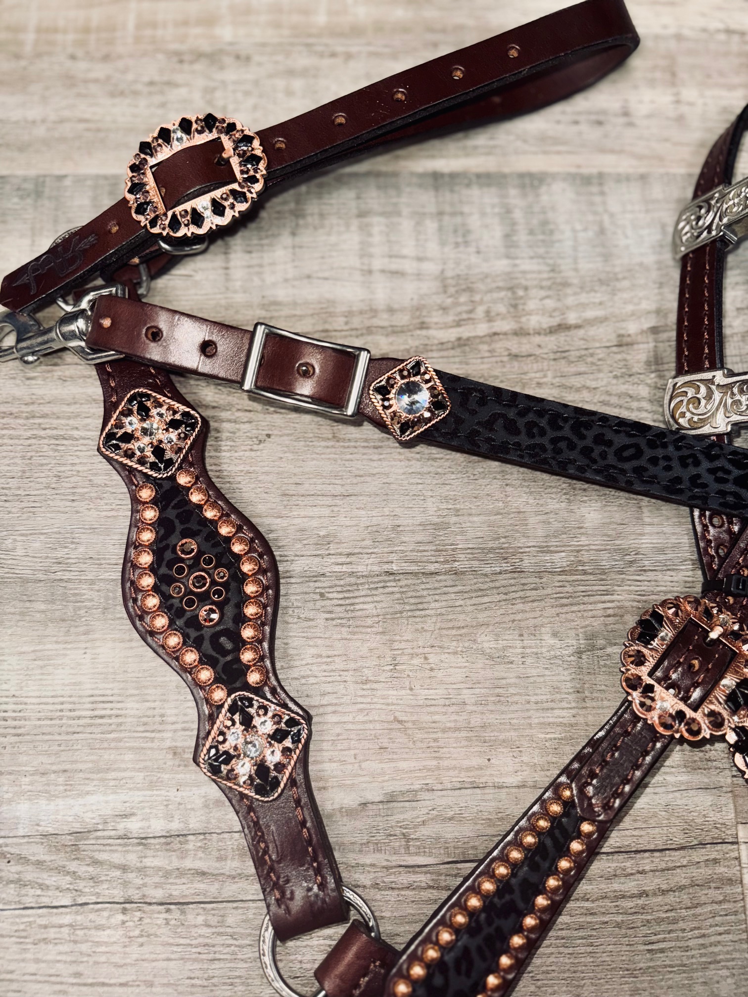 Rockn’ Wilsons Gladiator Black Cheetah w/ Rope Edge Conchos – Jopps Tack